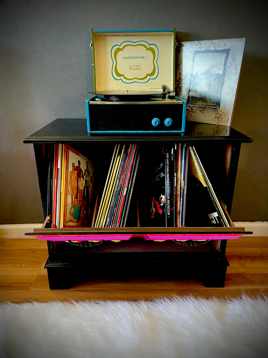 SOLD *** Vintage Record Holder – Vintage Vibes Records